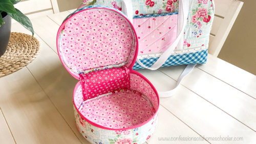 Weekend Retro Train Case // Sewing Tutorial! - Confessions of a ...