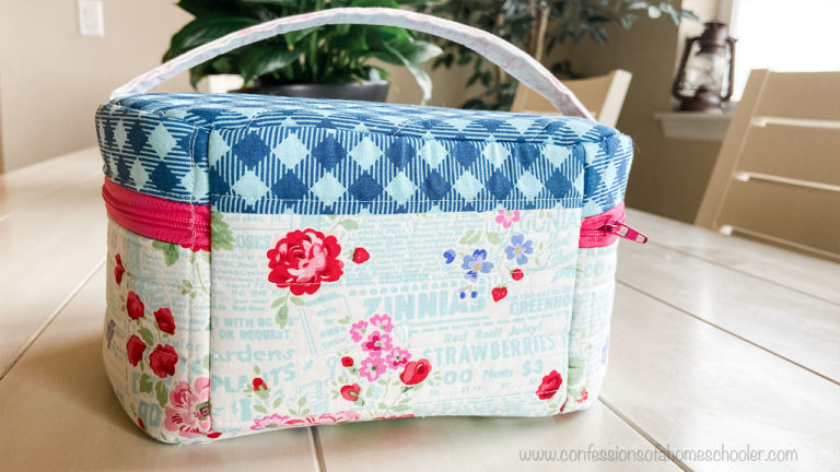 Weekend Retro Train Case // Sewing Tutorial! - Confessions of a ...