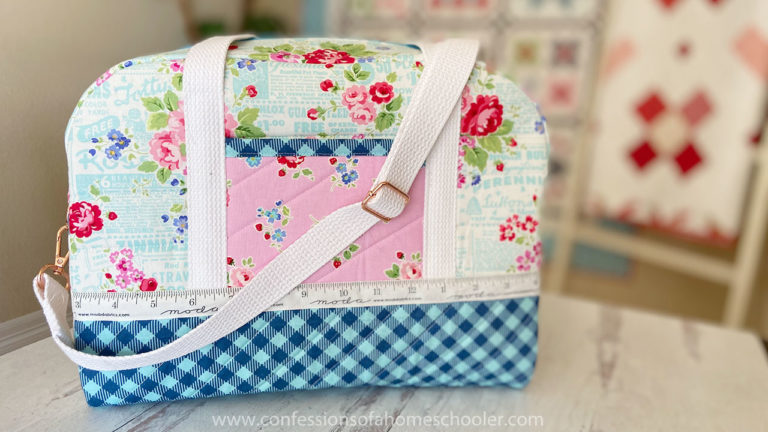 Quilty Weekend Zipper Tote Mini Sewing Pattern - Confessions of a ...