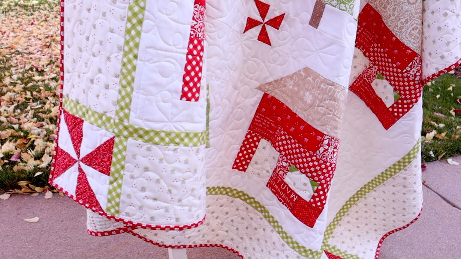Frannie's Tree Farm (Christmas Quilt Pattern) - Confessions of a ...